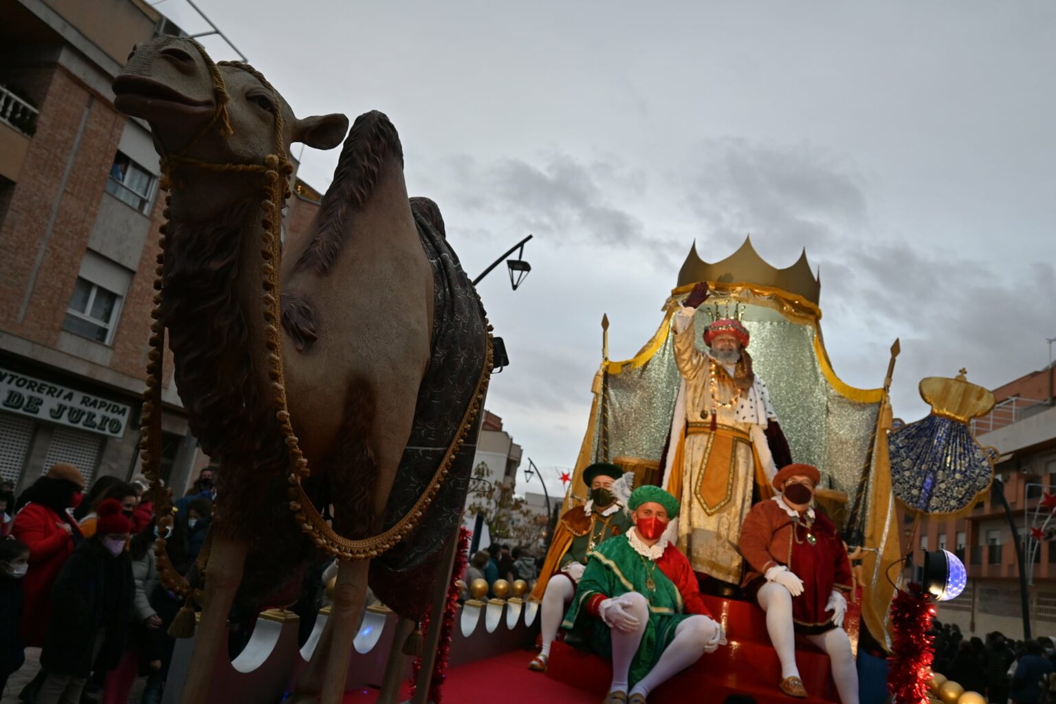 La Cabalgata de Reyes llega a Valdepeñas con nueva carroza, un amplio ...