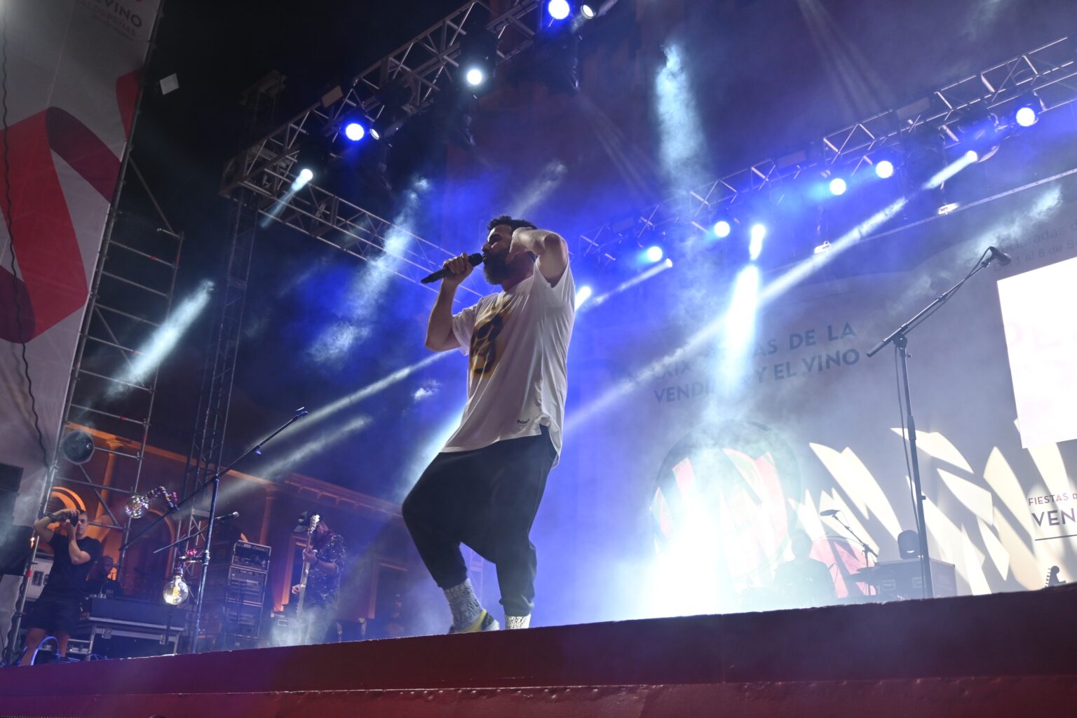 Huecco hace vibrar a 3.500 personas en la inauguración de las LXIX ...